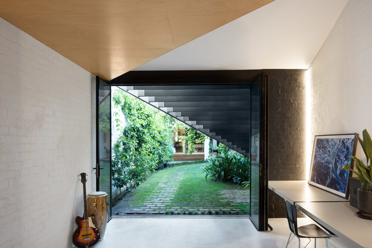 Kite Shaped Building Architecture